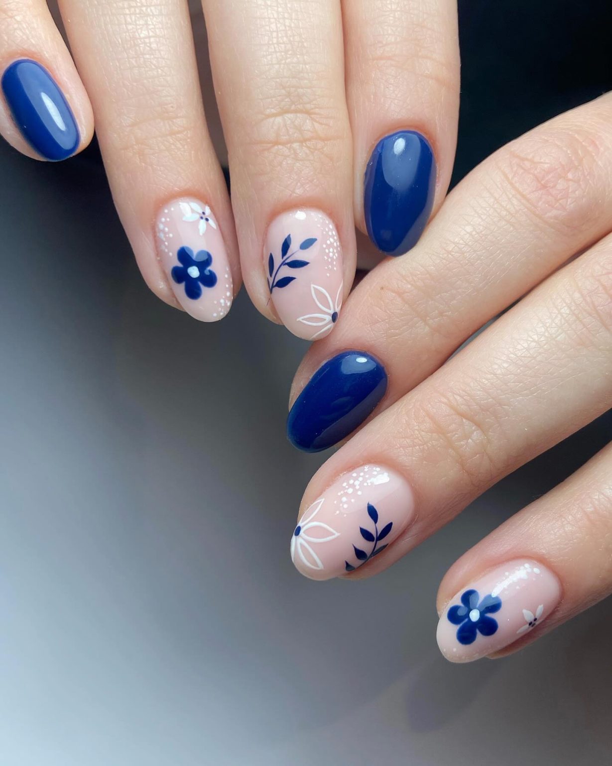 24 Hermosas Ideas De Diseños De Uñas Azules Para Este 2024!! - DECORAMANO